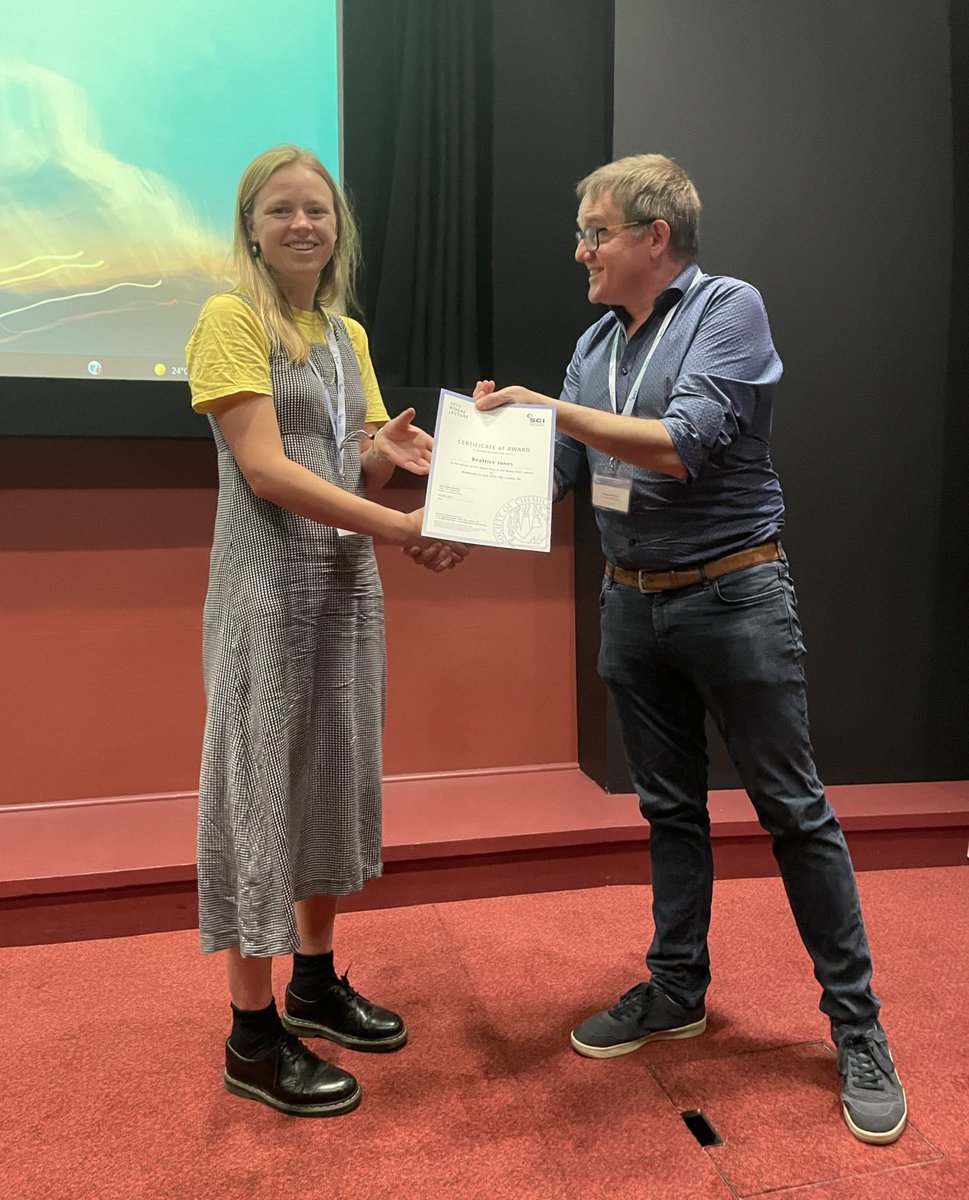 Bea Jones wins poster prize | Photoactive Materials Group